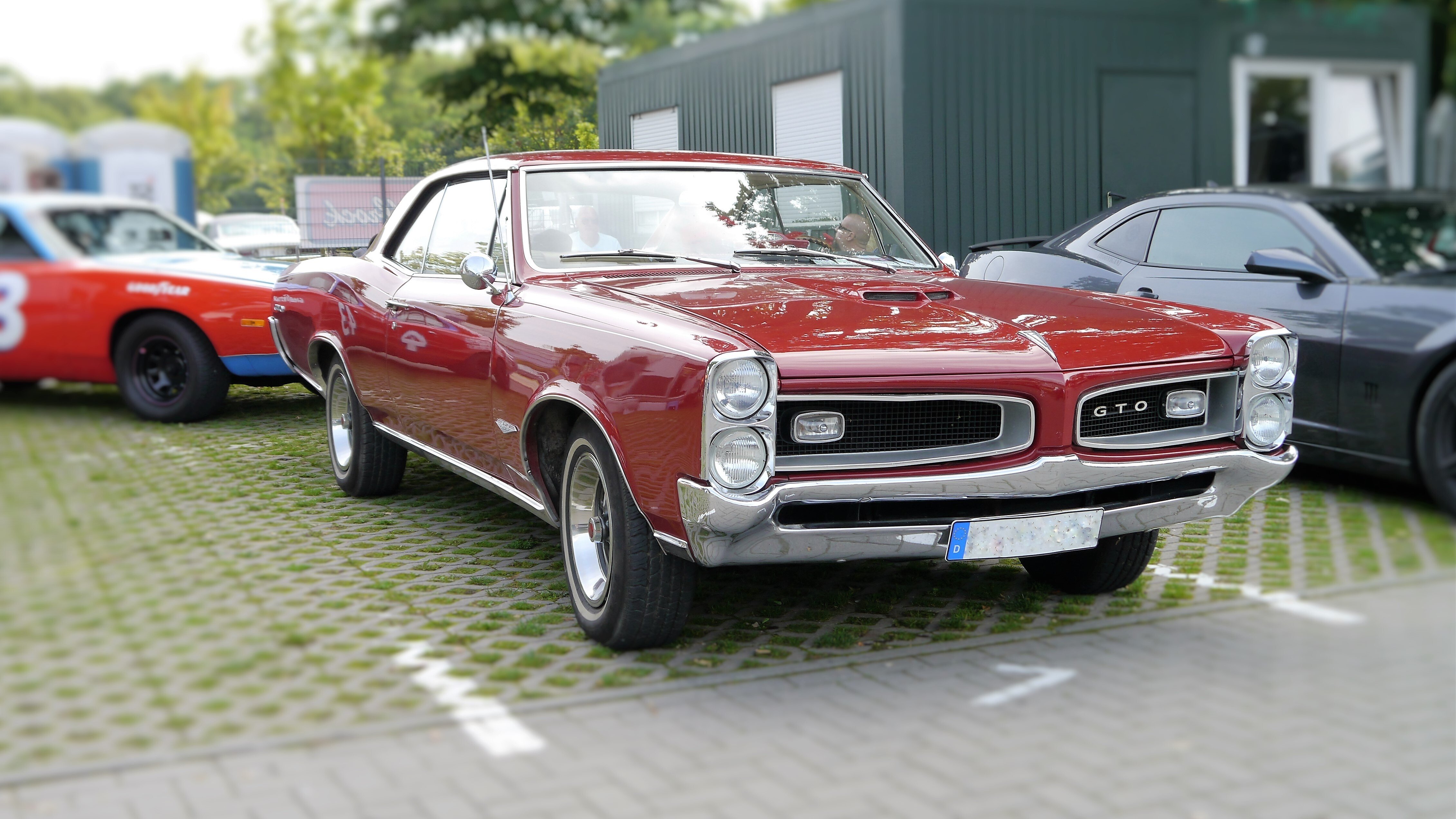 American Muscle Cars: Complete Guide to Classic Models and History